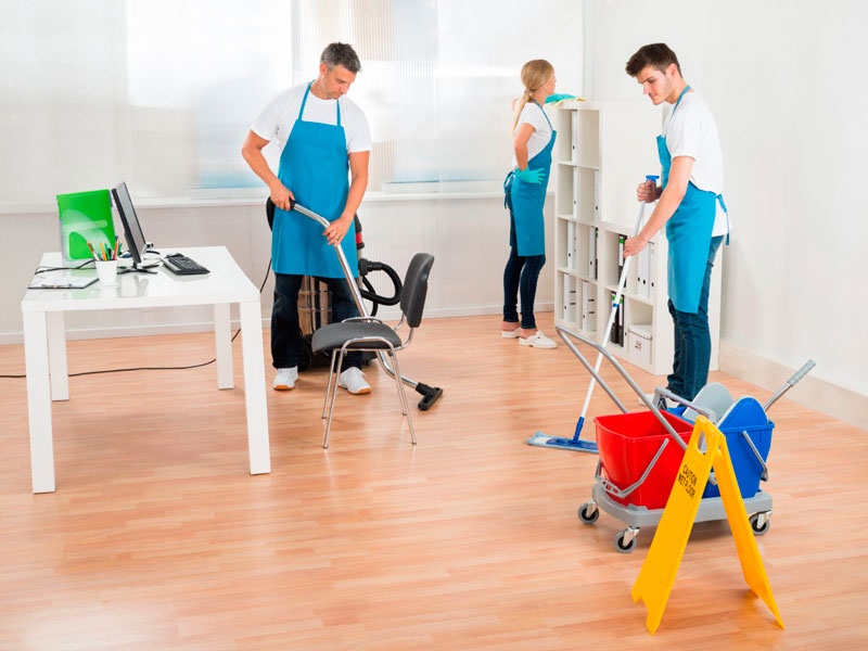 Así es cómo debes desinfectar tu casa y tu lugar de trabajo